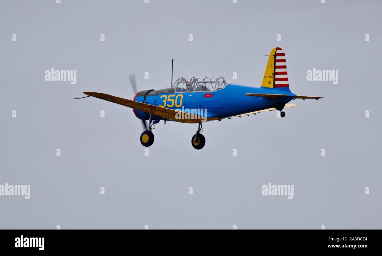 Vultee BT-14 Valiant (N313BT) from the Early Birds Foundation making ...