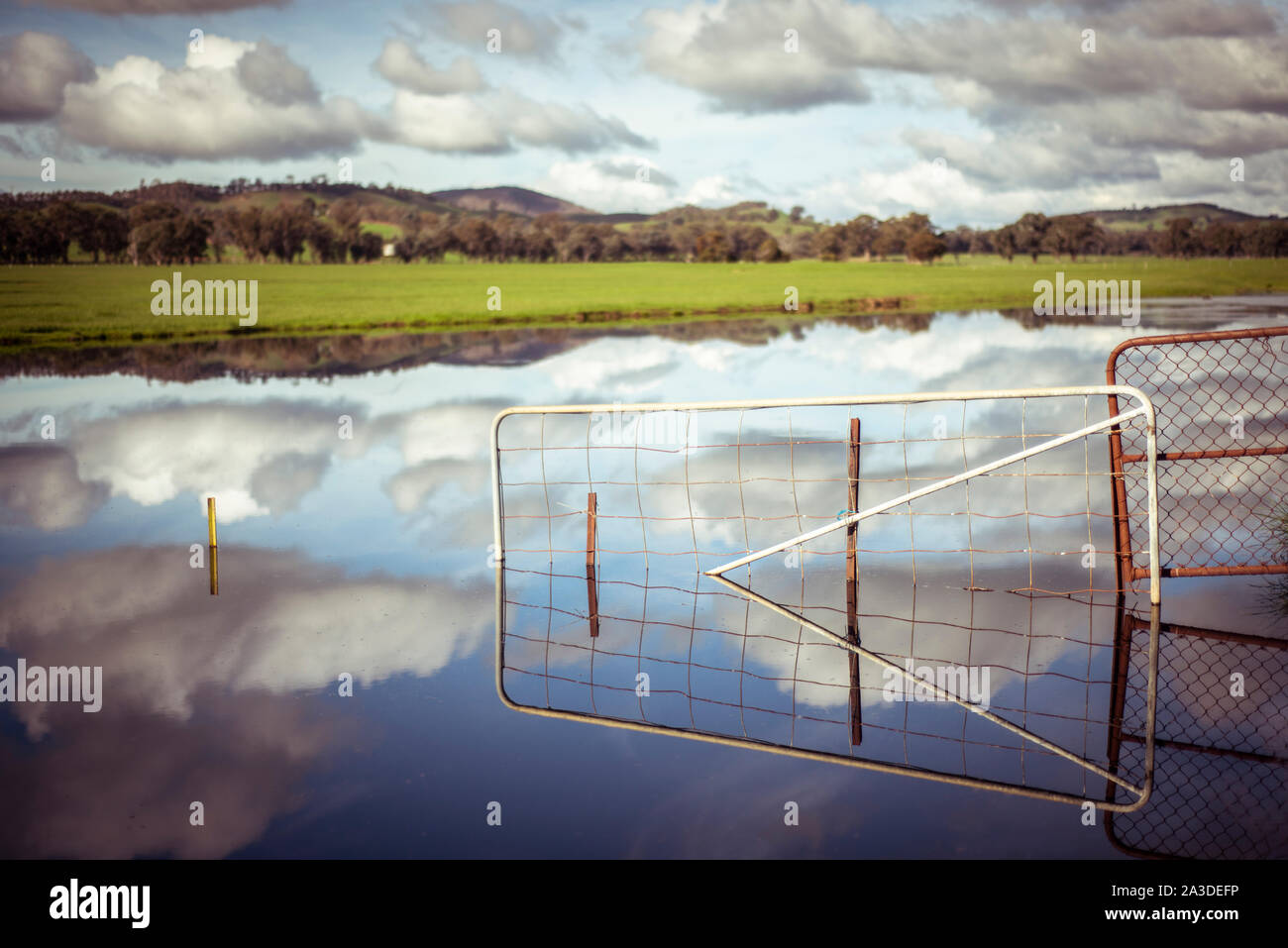 Flood gates hi-res stock photography and images - Alamy