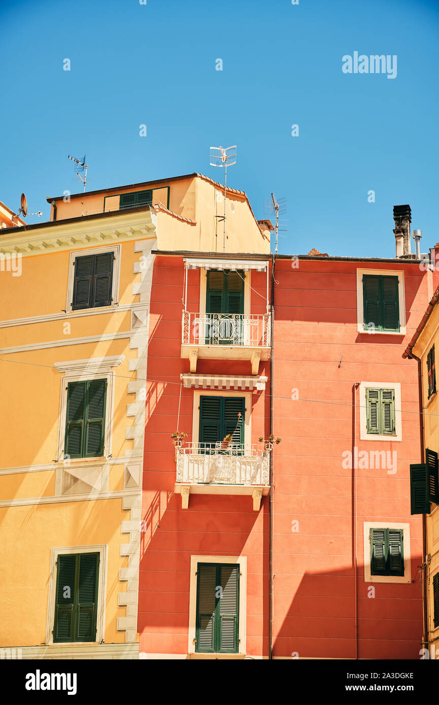 Multicoloured facades hi-res stock photography and images - Alamy