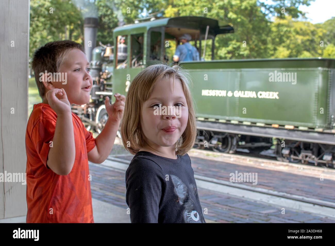 Boy girl train track hi-res stock photography and images - Alamy