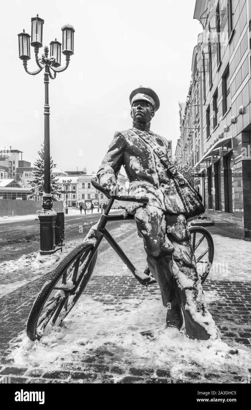 Postman uniform hi-res stock photography and images - Alamy