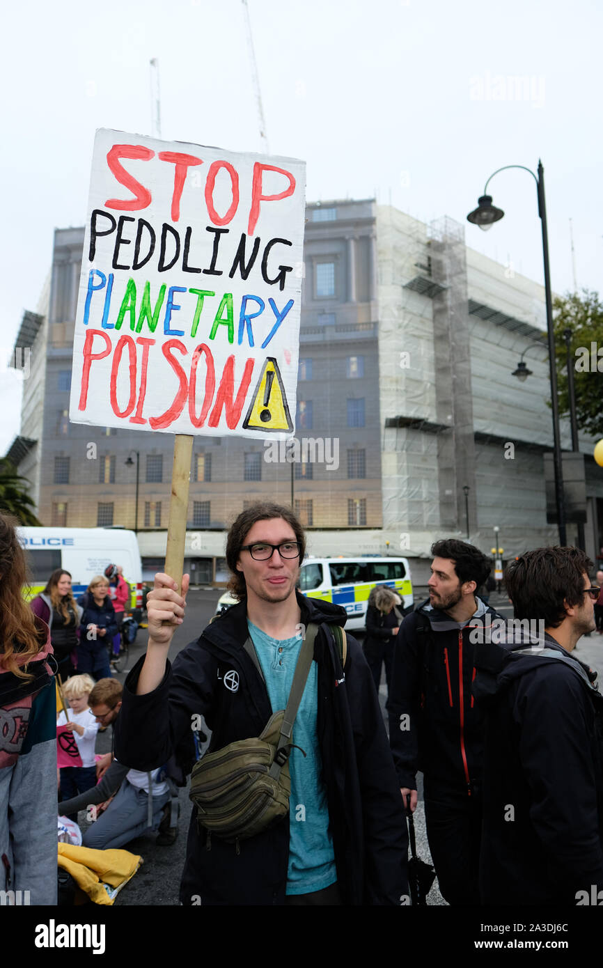 Xr logo hi-res stock photography and images - Alamy