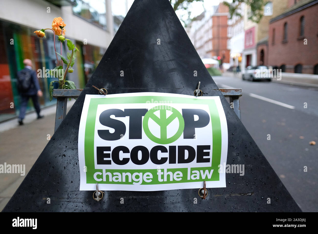Climate extinction protest london uk hi-res stock photography and ...