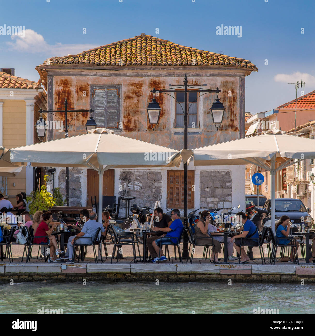 Waterfront restaurant greece hi-res stock photography and images - Alamy