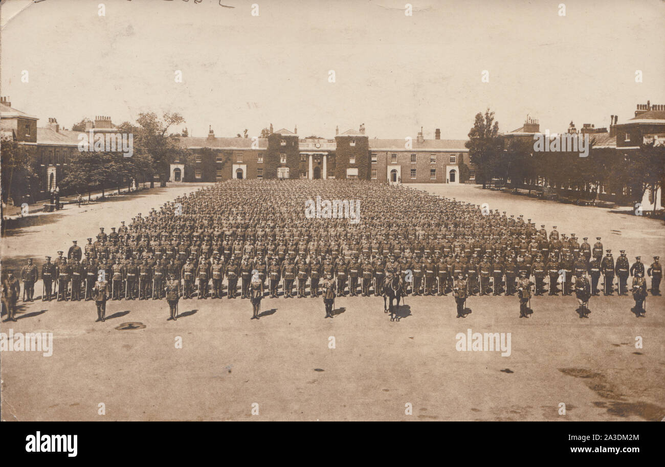 Vintage soldier barracks hi-res stock photography and images - Alamy