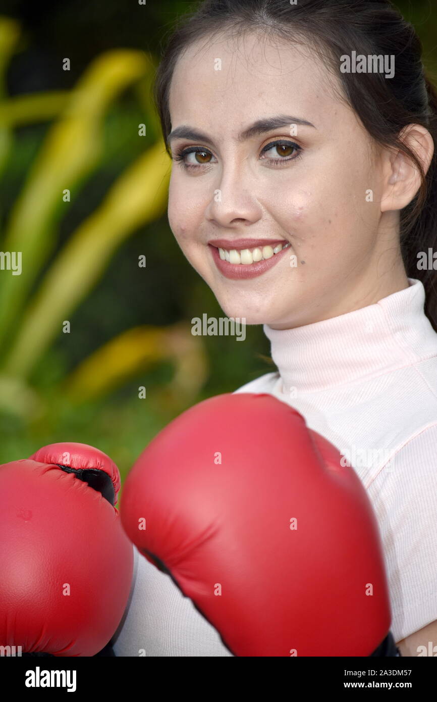 Attractive female boxer hi-res stock photography and images - Alamy