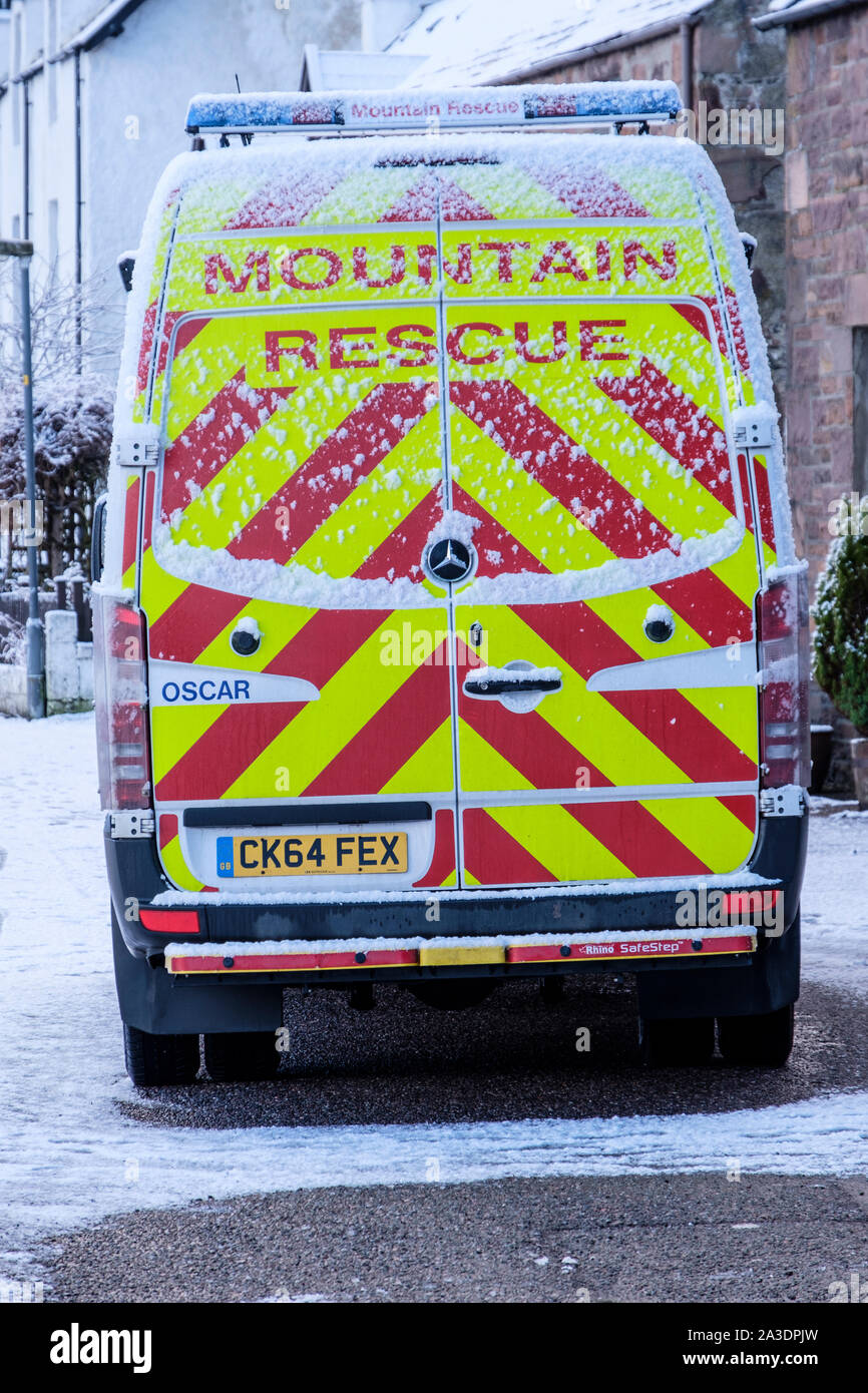 RAF Mountain Rescue vehicle 'Oscar' parked and covered in snow in ...