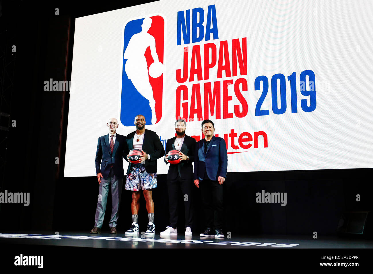 Toronto raptors basketball pose hi-res stock photography and images - Alamy