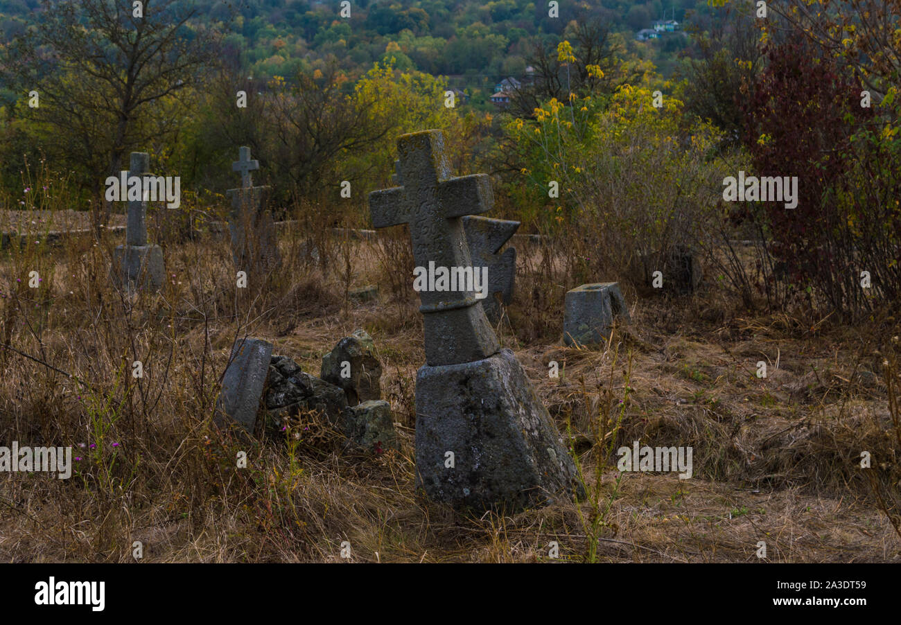 Tomb markers hi-res stock photography and images - Alamy