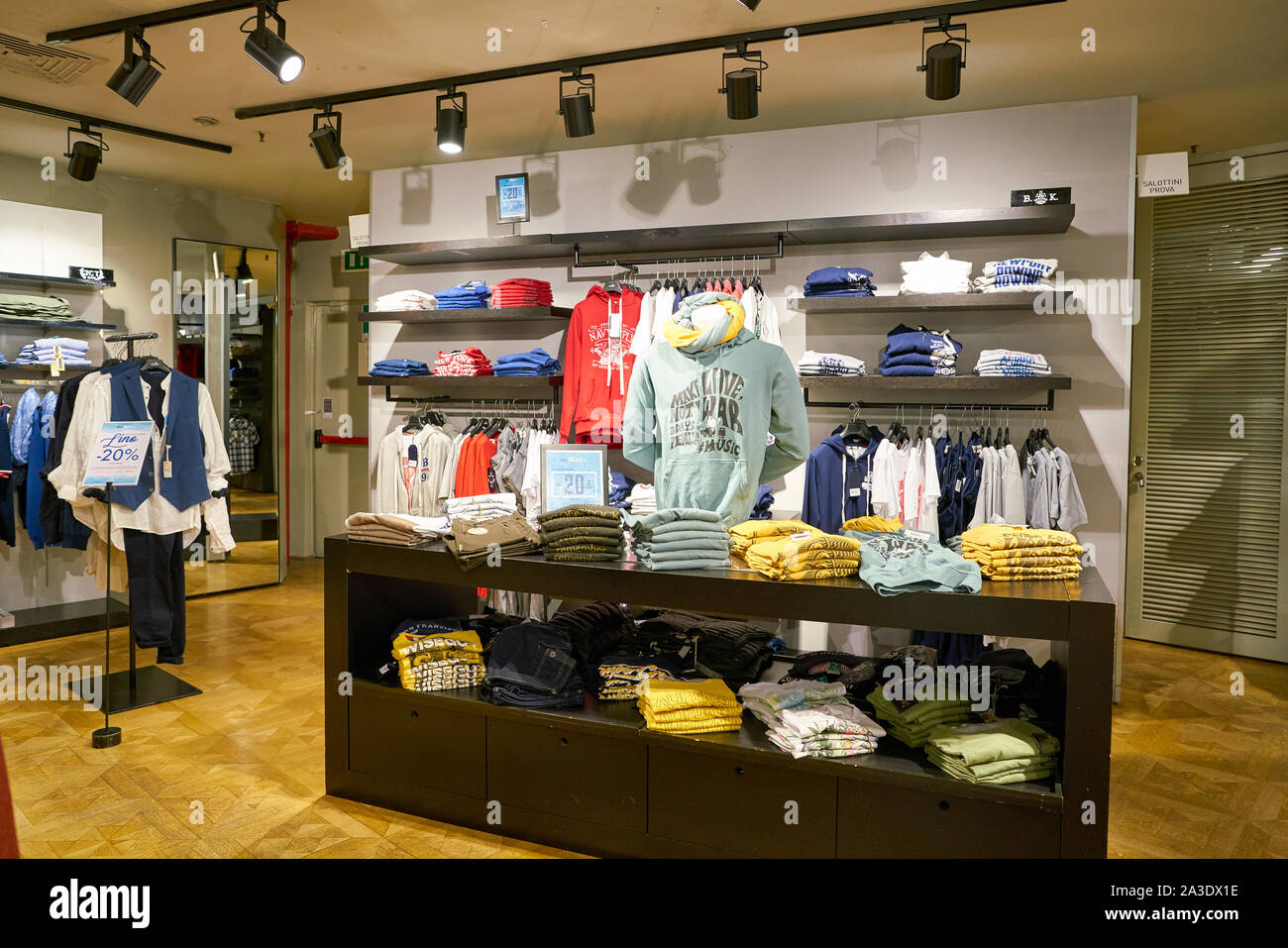 Coin store venice hi-res stock photography and images - Alamy