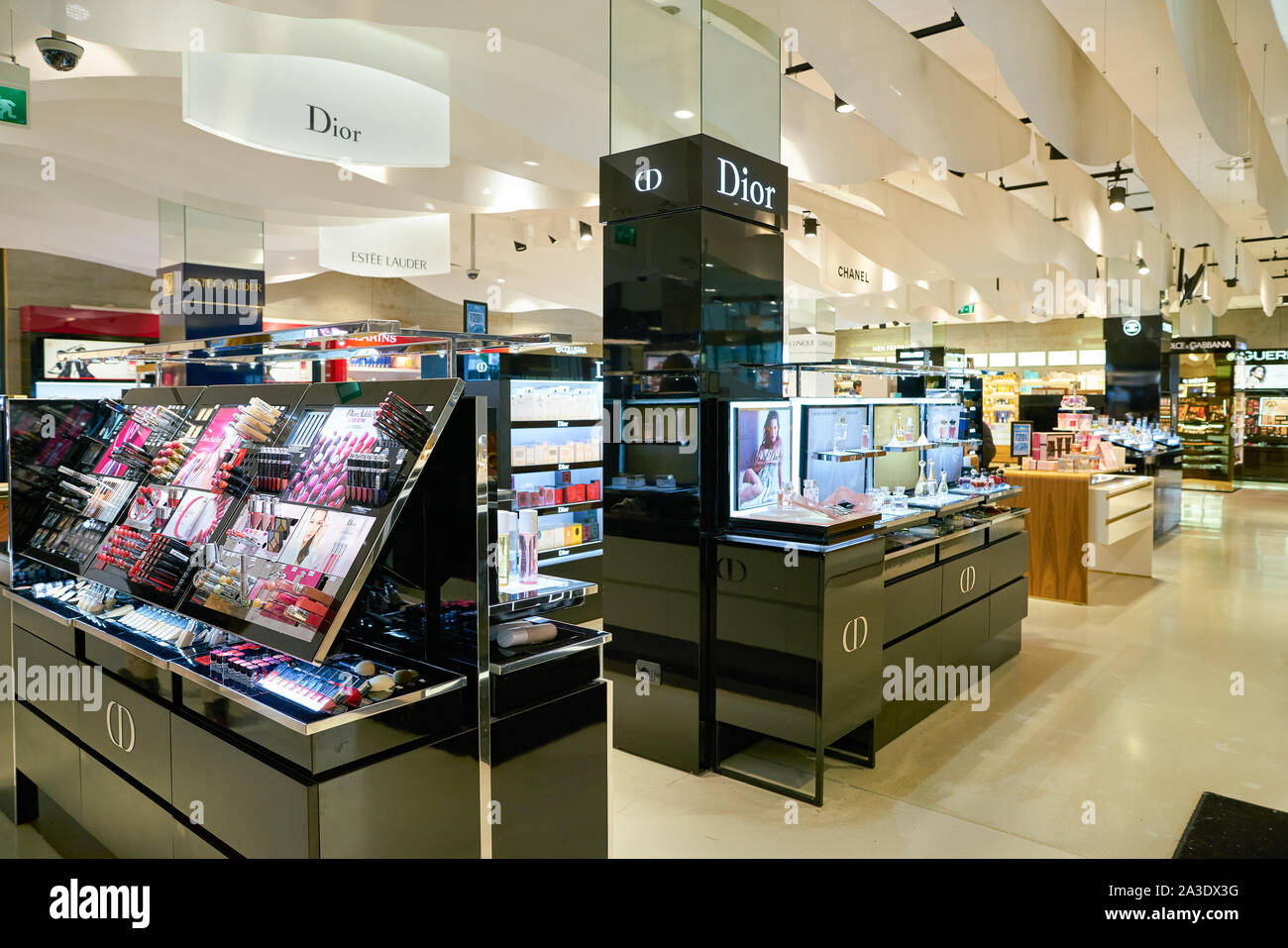 Department store interior layout hi-res stock photography and images ...