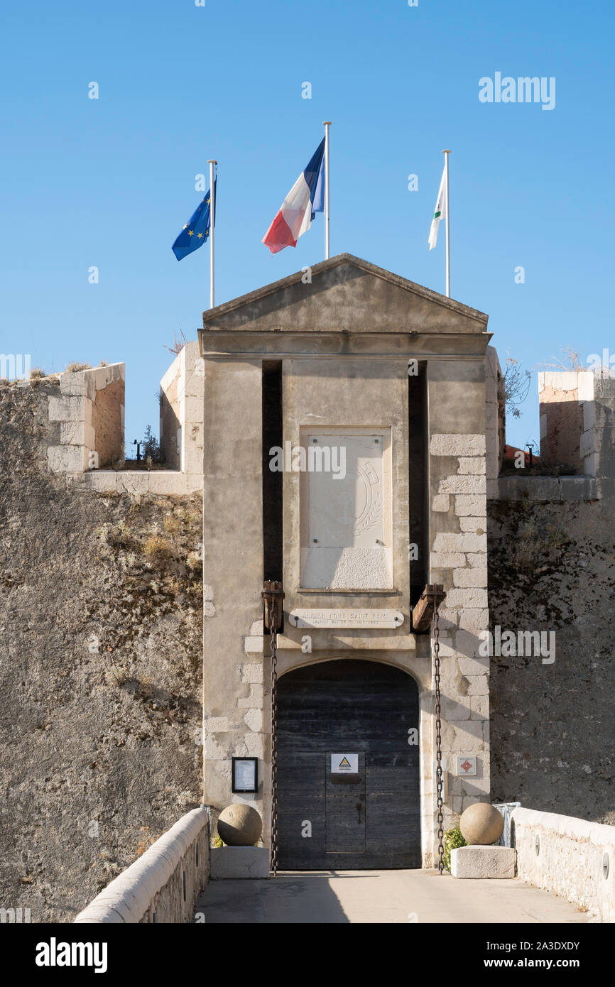 Saint elmo hi-res stock photography and images - Alamy