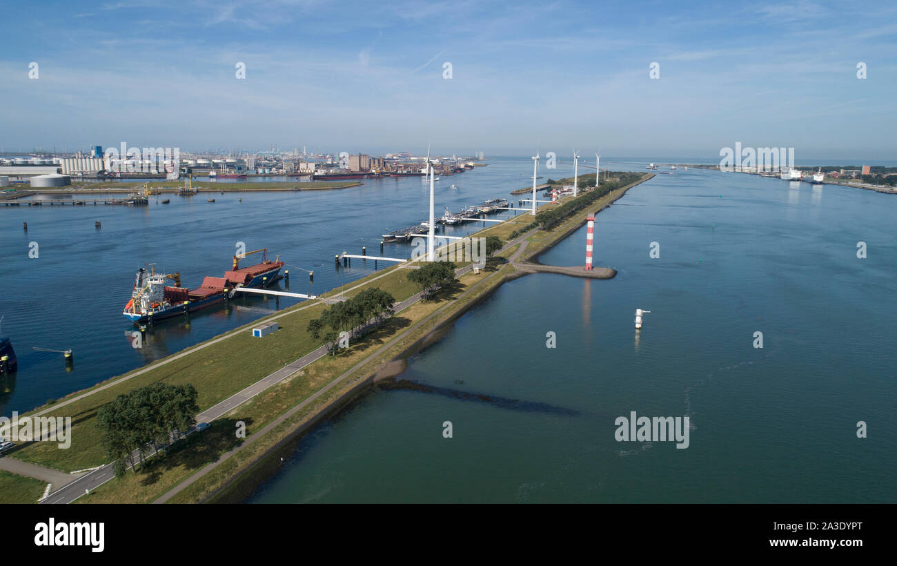 Port of Rotterdam. Botlek. Oil refinery plant from industry zone ...
