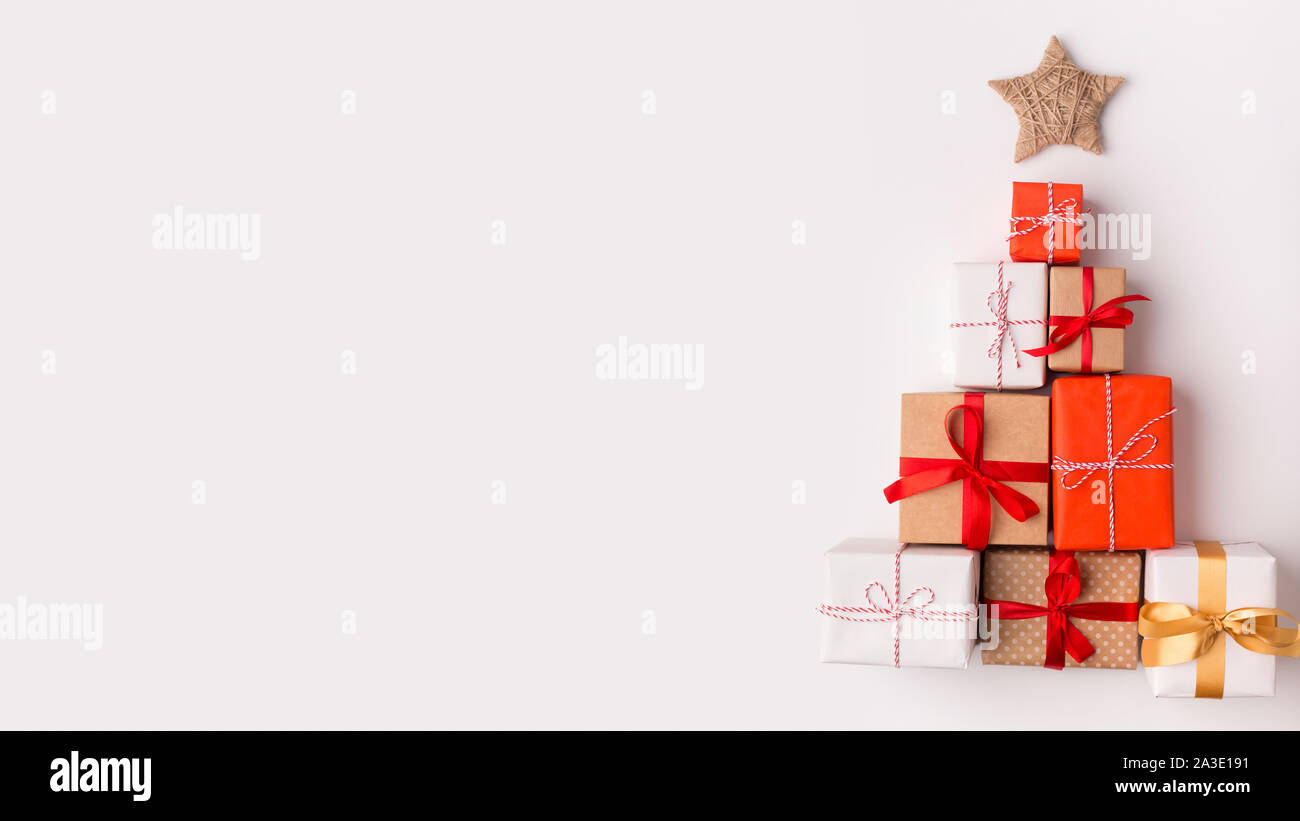 Handmade Christmas tree made of presents and gifts Stock Photo - Alamy