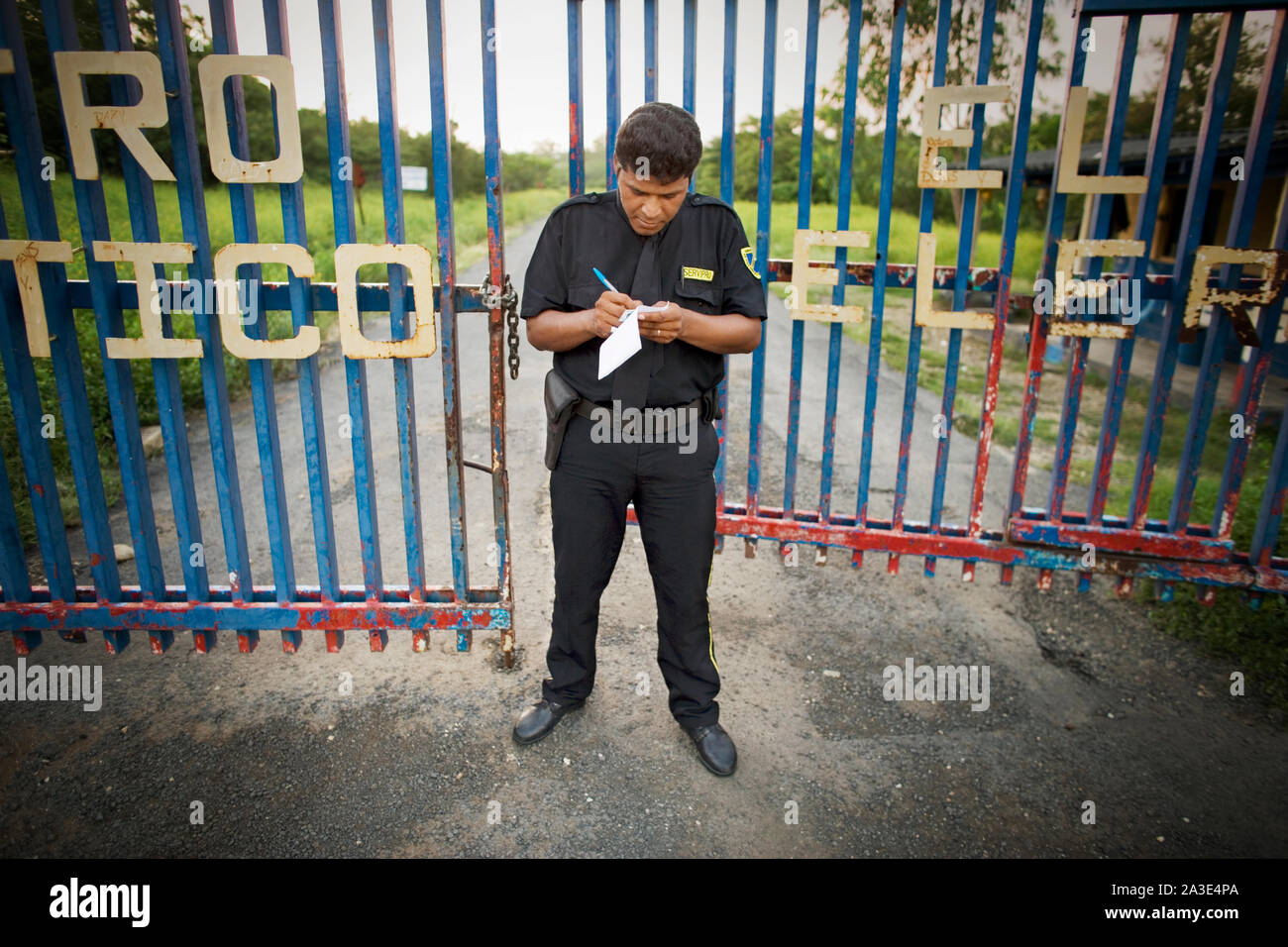 Security gate guard hi-res stock photography and images - Alamy