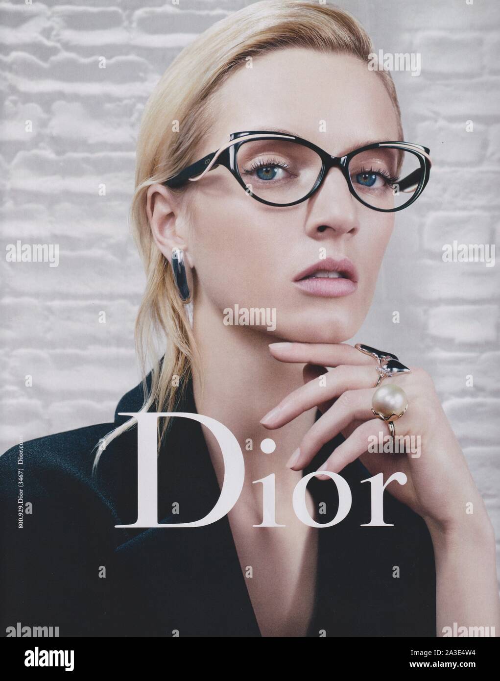 Dior signage hi-res stock photography and images - Alamy