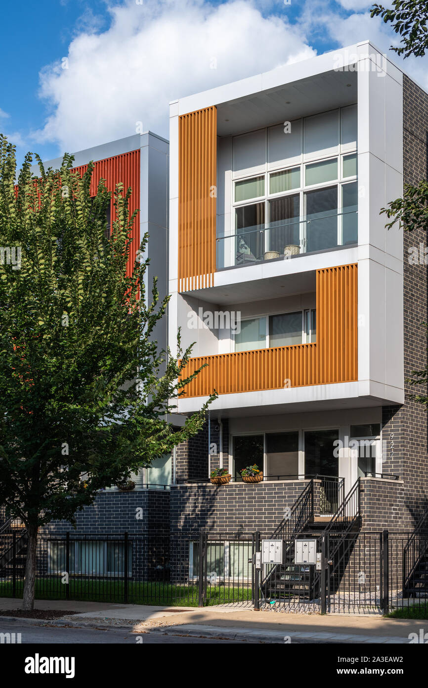 Residential buildings in the West Town neighborhood Stock Photo - Alamy