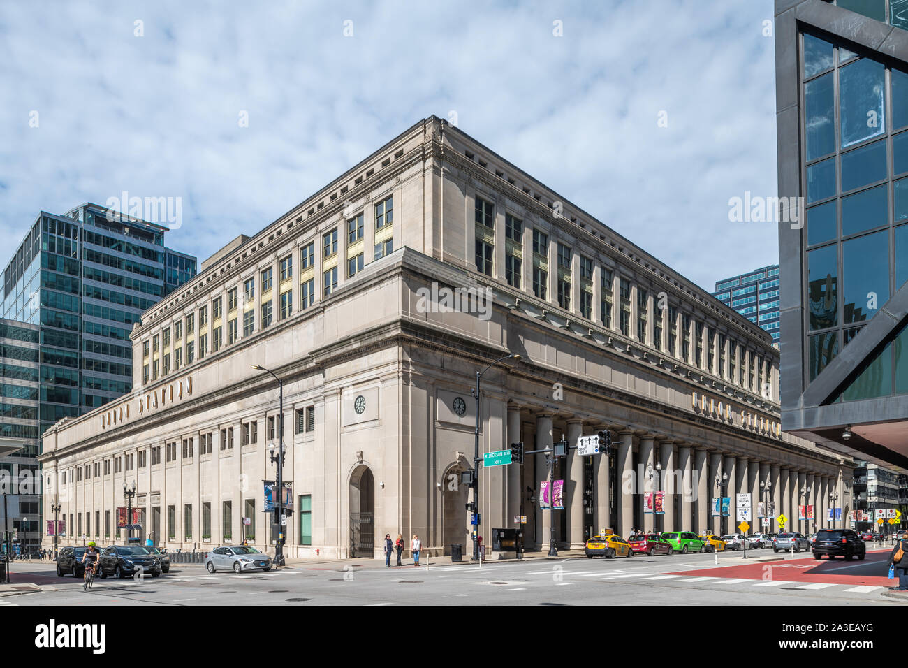 Exterior of Chicago Union Station Stock Photo - Alamy