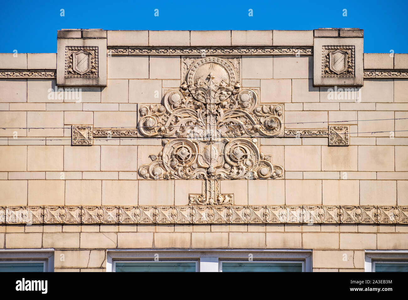 Terracotta sculpture hi-res stock photography and images - Alamy