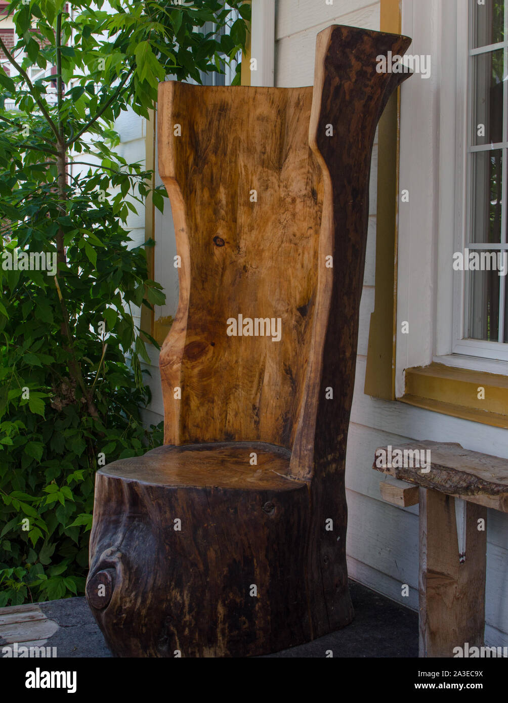 Tree stump chair hi-res stock photography and images - Alamy