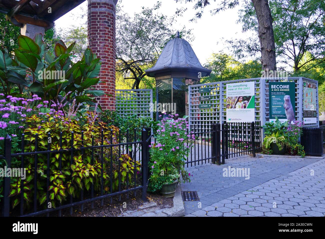 New york zoological park hi-res stock photography and images - Alamy