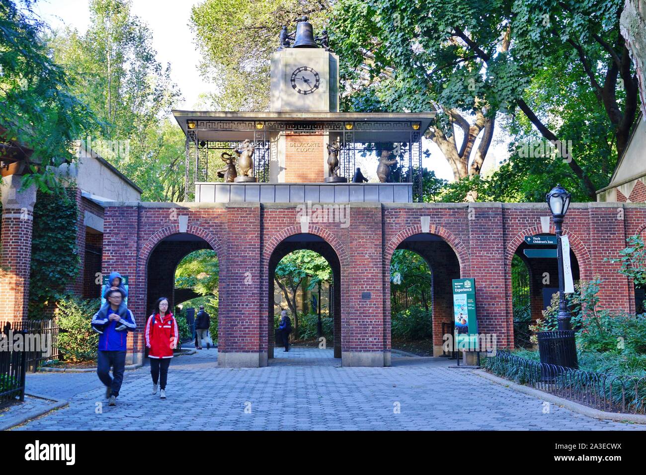 Central park zoo hi-res stock photography and images - Alamy
