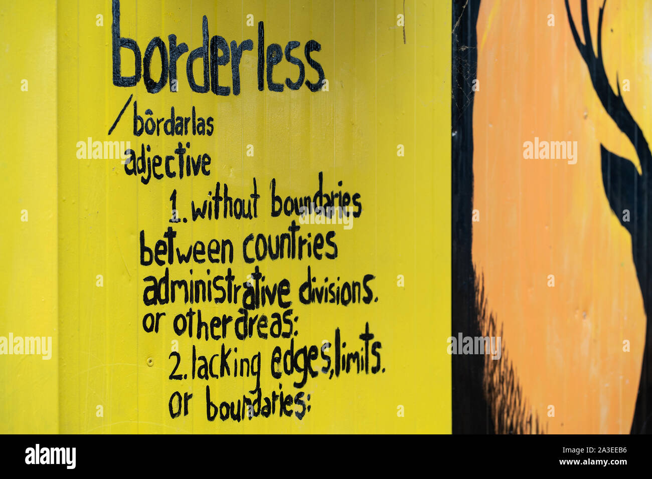 Border borderless hi-res stock photography and images - Alamy