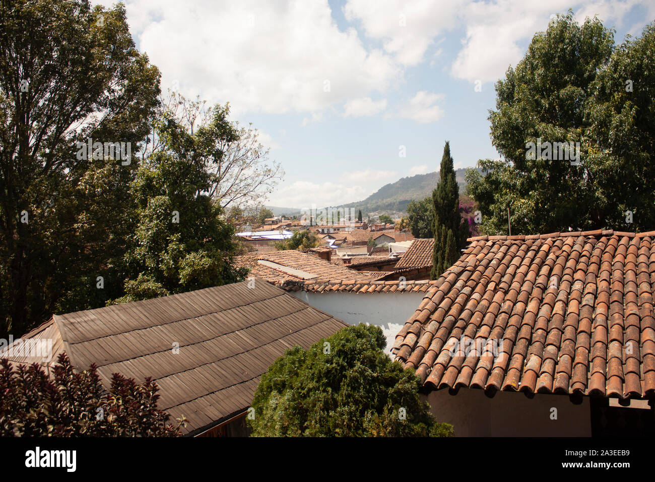 Rustic roofs hi-res stock photography and images - Alamy