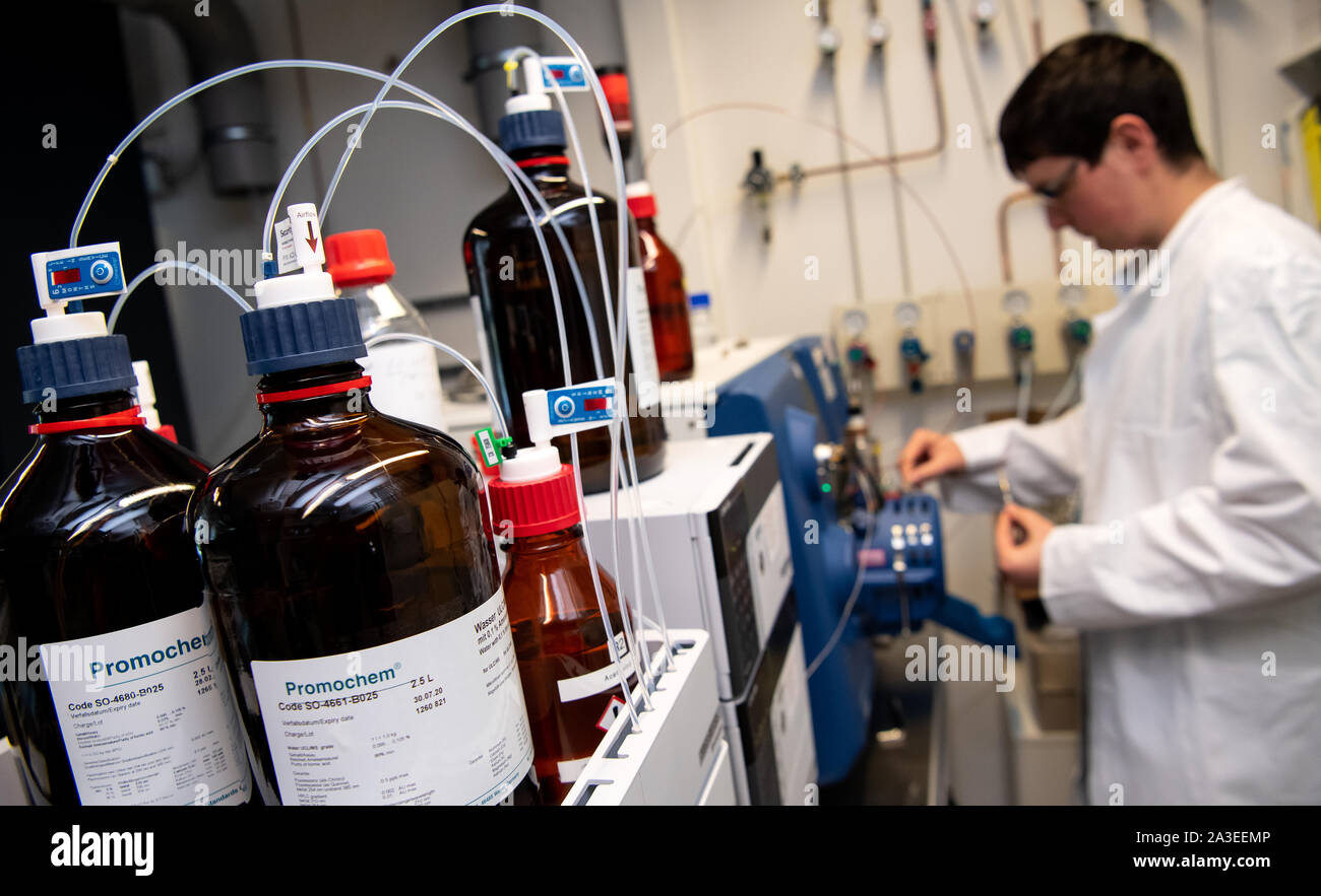 Gas chromatography analysis hi-res stock photography and images - Alamy