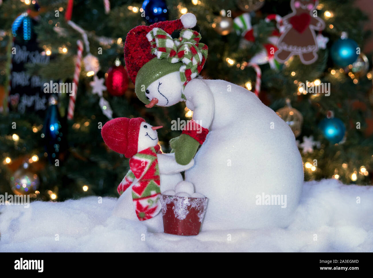 Snow mom and snow child gaze at each other is this adorable holiday ...