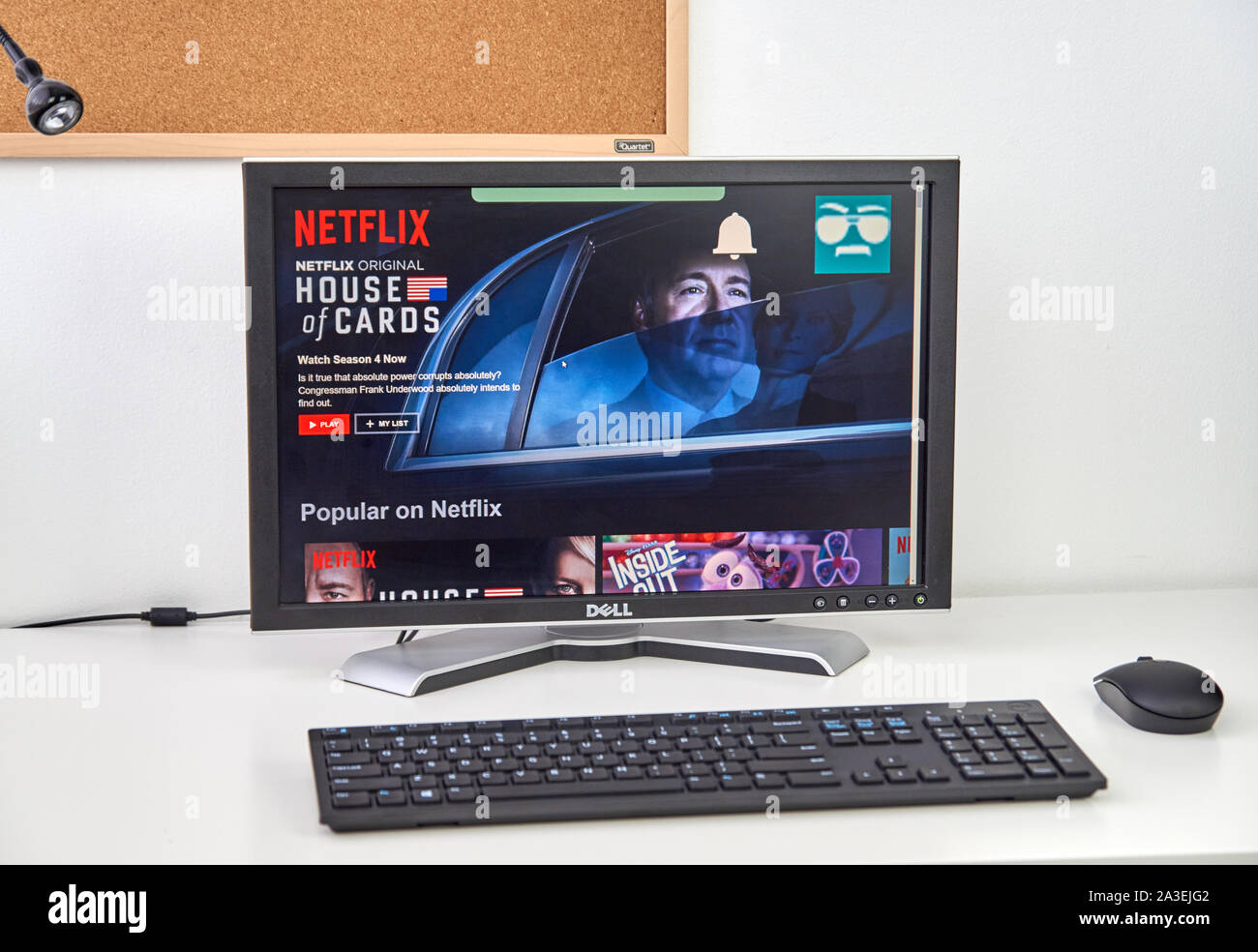 Netflix homepage hi-res stock photography and images - Alamy