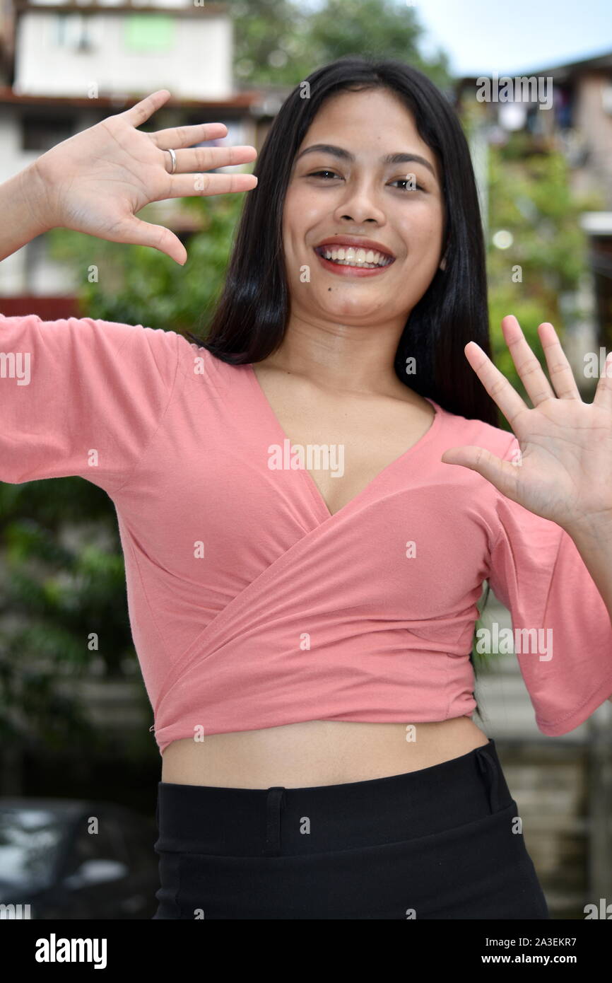 Filipina beauty hi-res stock photography and images - Alamy