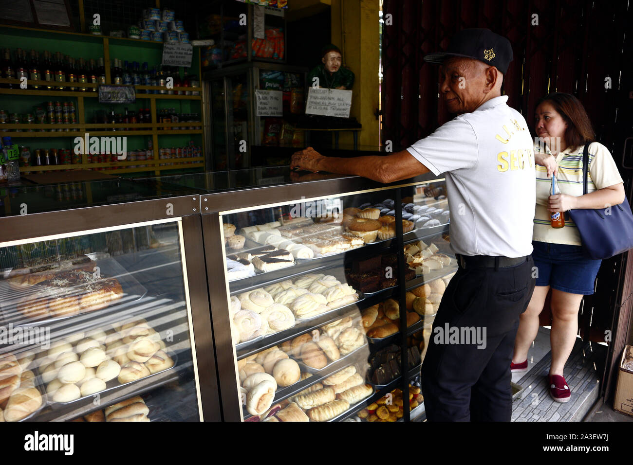 Filipino baker hi-res stock photography and images - Alamy