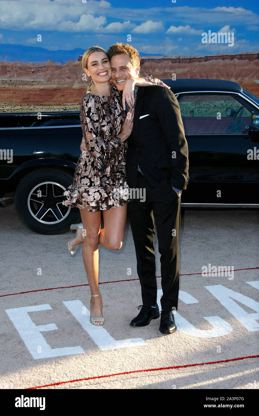 Arielle Vandenberg And Aaron Paul