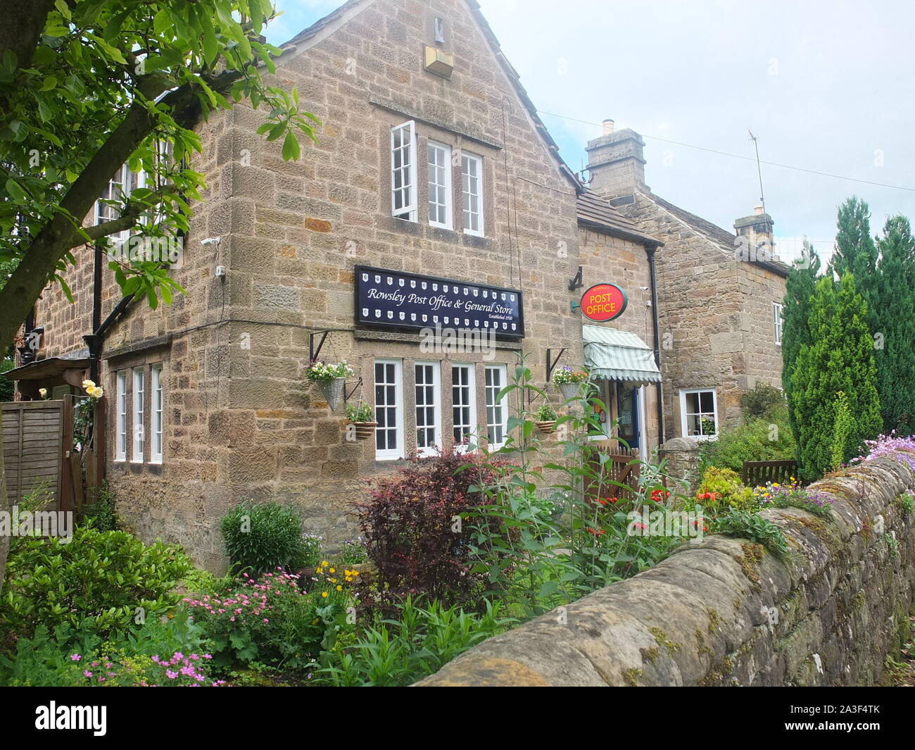 Rowsley village hi-res stock photography and images - Alamy