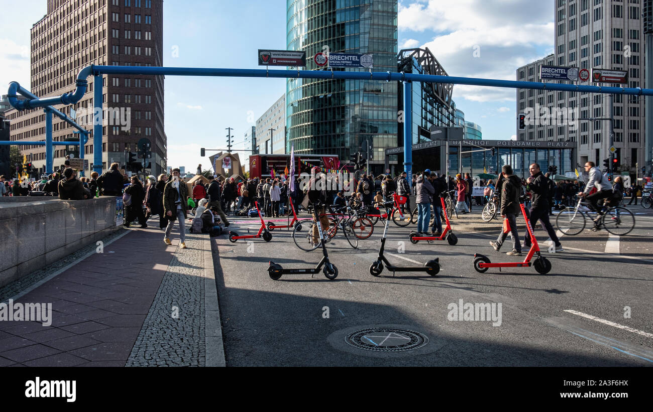 Germany, Berlin, Potsdamer Platz, 7th October 2019. Extinction ...
