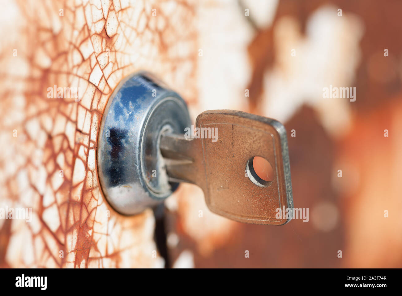 Old fashioned key keyhole hi-res stock photography and images - Alamy