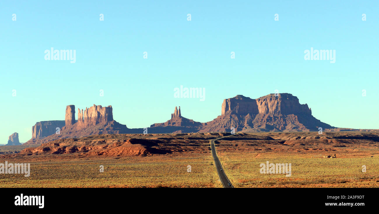 U.S. Highway 163 going through Monument valley in Utah Stock Photo - Alamy