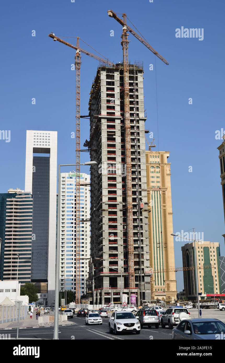 High rise construction Doha, Qatar Stock Photo - Alamy