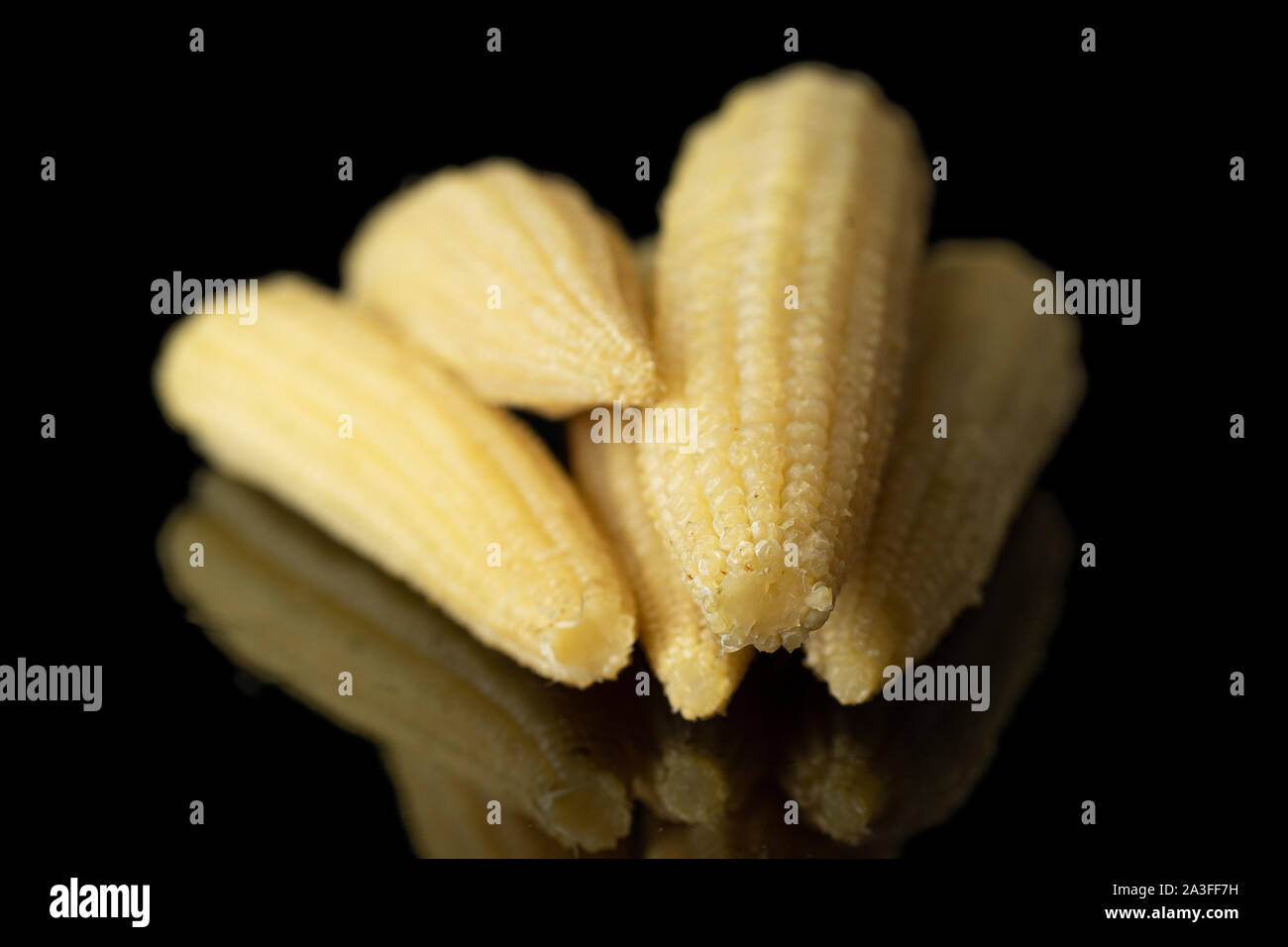 Group five whole peeled hi-res stock photography and images - Alamy