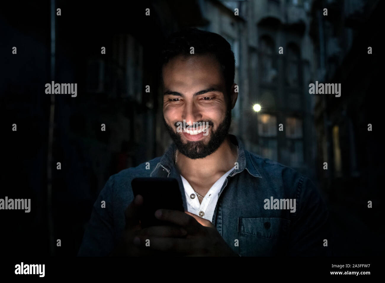 Face reflection on screen hi-res stock photography and images - Alamy