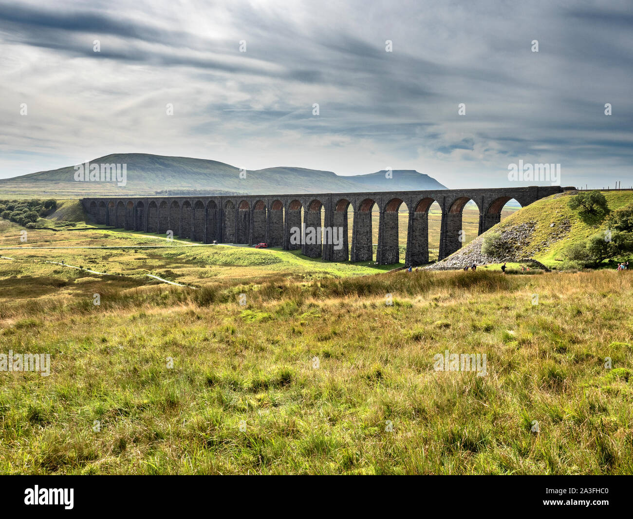 Ribblehead viaduct yorkshire dales england hi-res stock photography and ...
