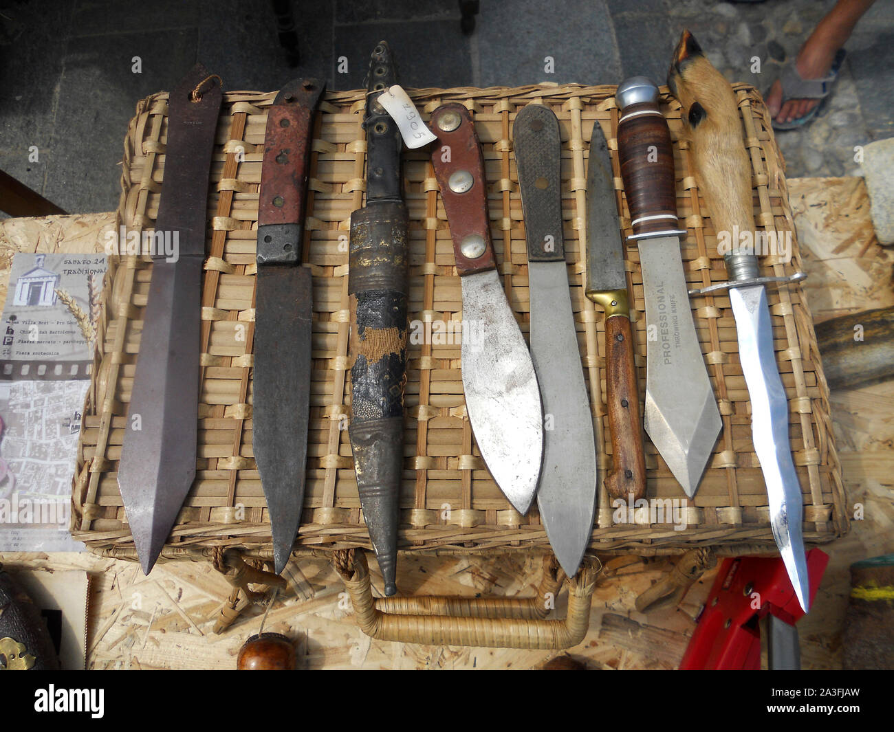 Dagger blades hi-res stock photography and images - Alamy