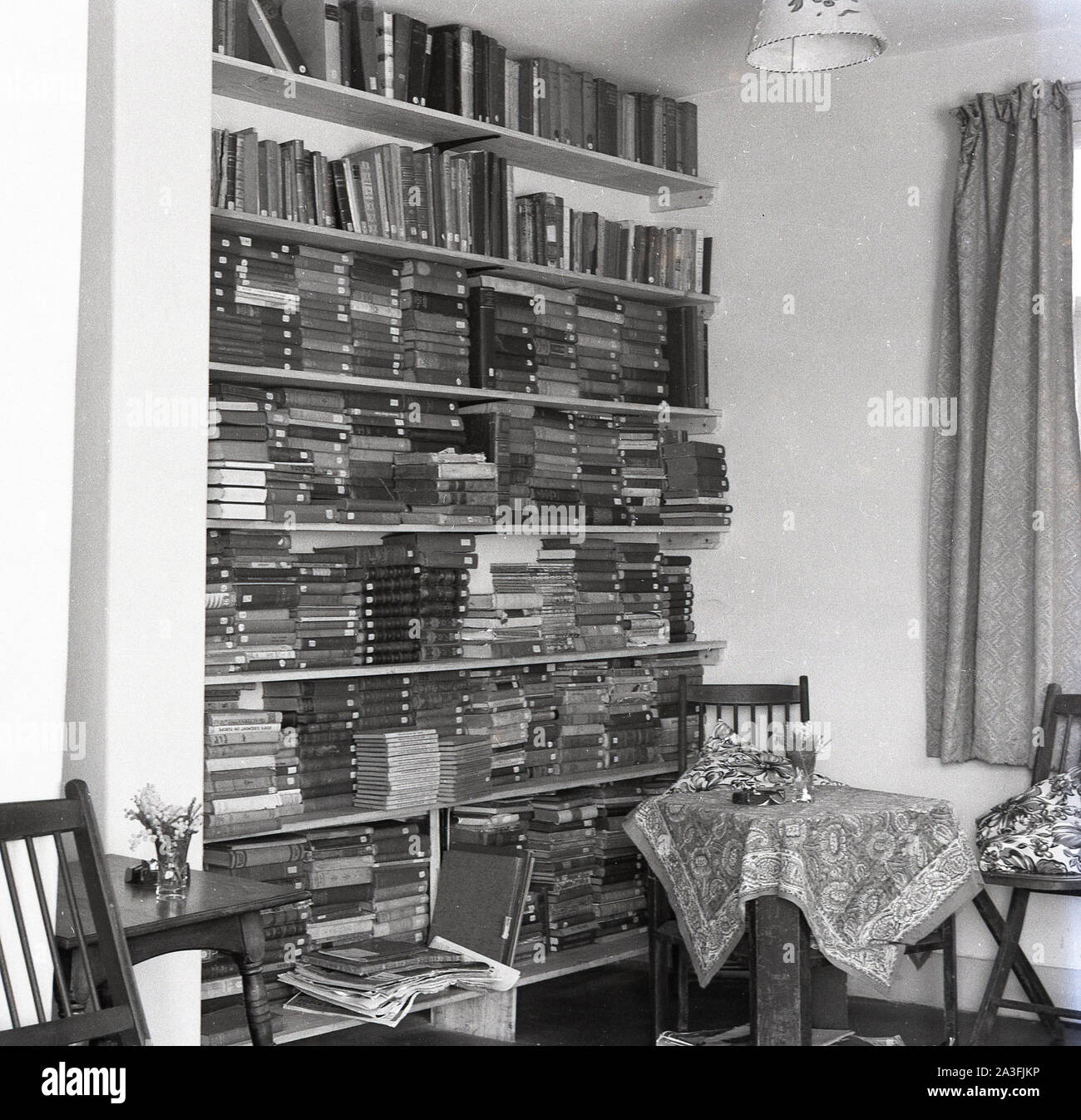 1950s house interior hi-res stock photography and images - Alamy