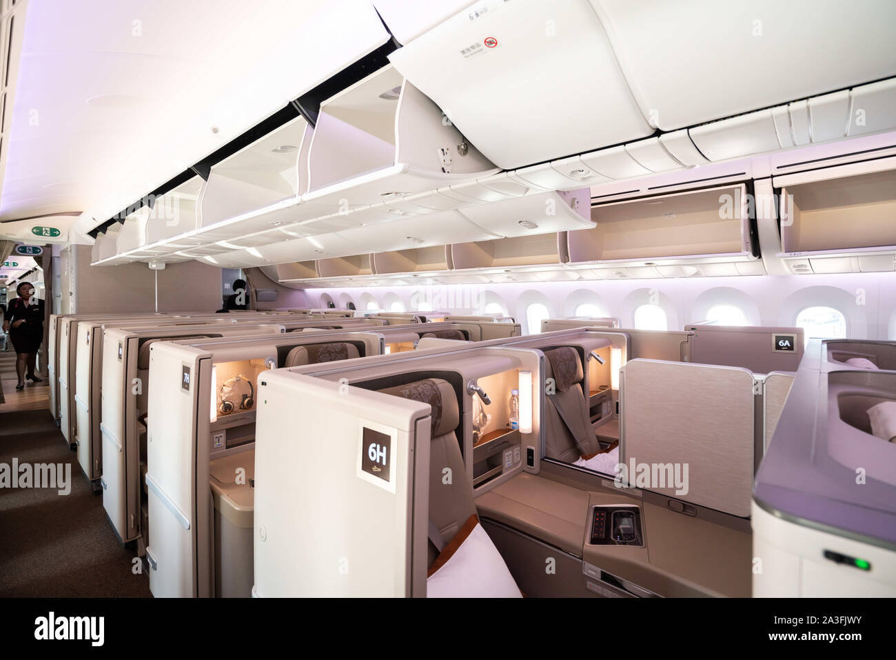 Boeing 787 9 dreamliner interior hi-res stock photography and images ...