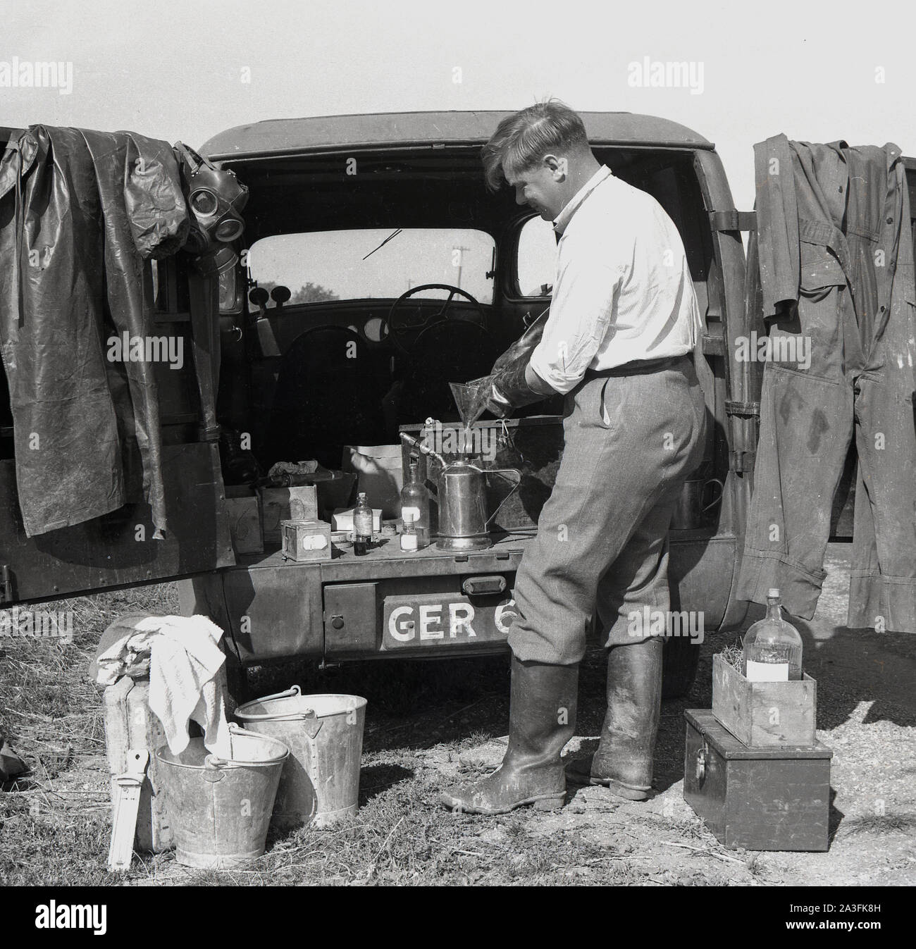 Crop spraying 1950's hi-res stock photography and images - Alamy