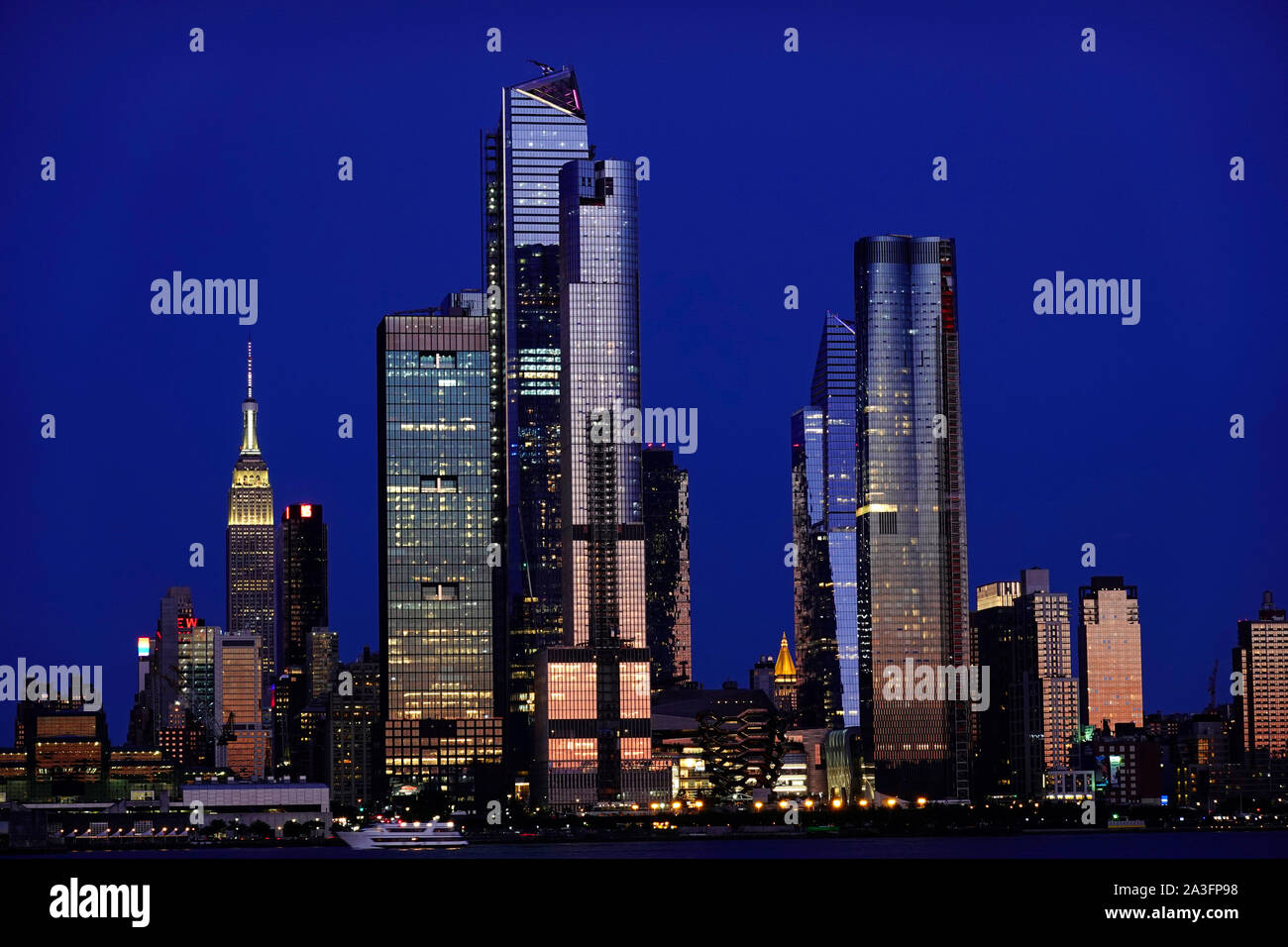 Vessel hudson yards in hi-res stock photography and images - Alamy