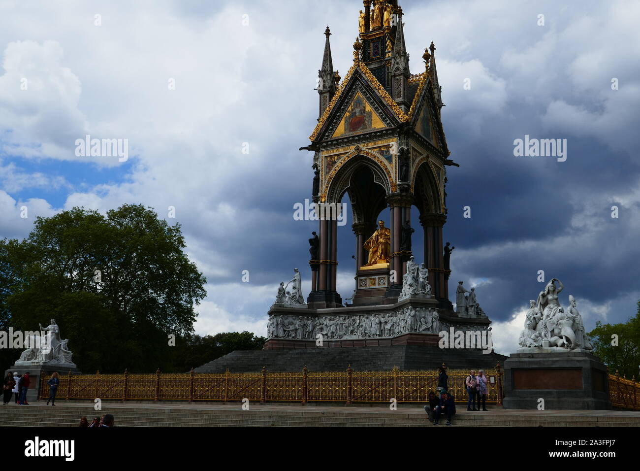 Royal albert hall close up hi-res stock photography and images - Alamy