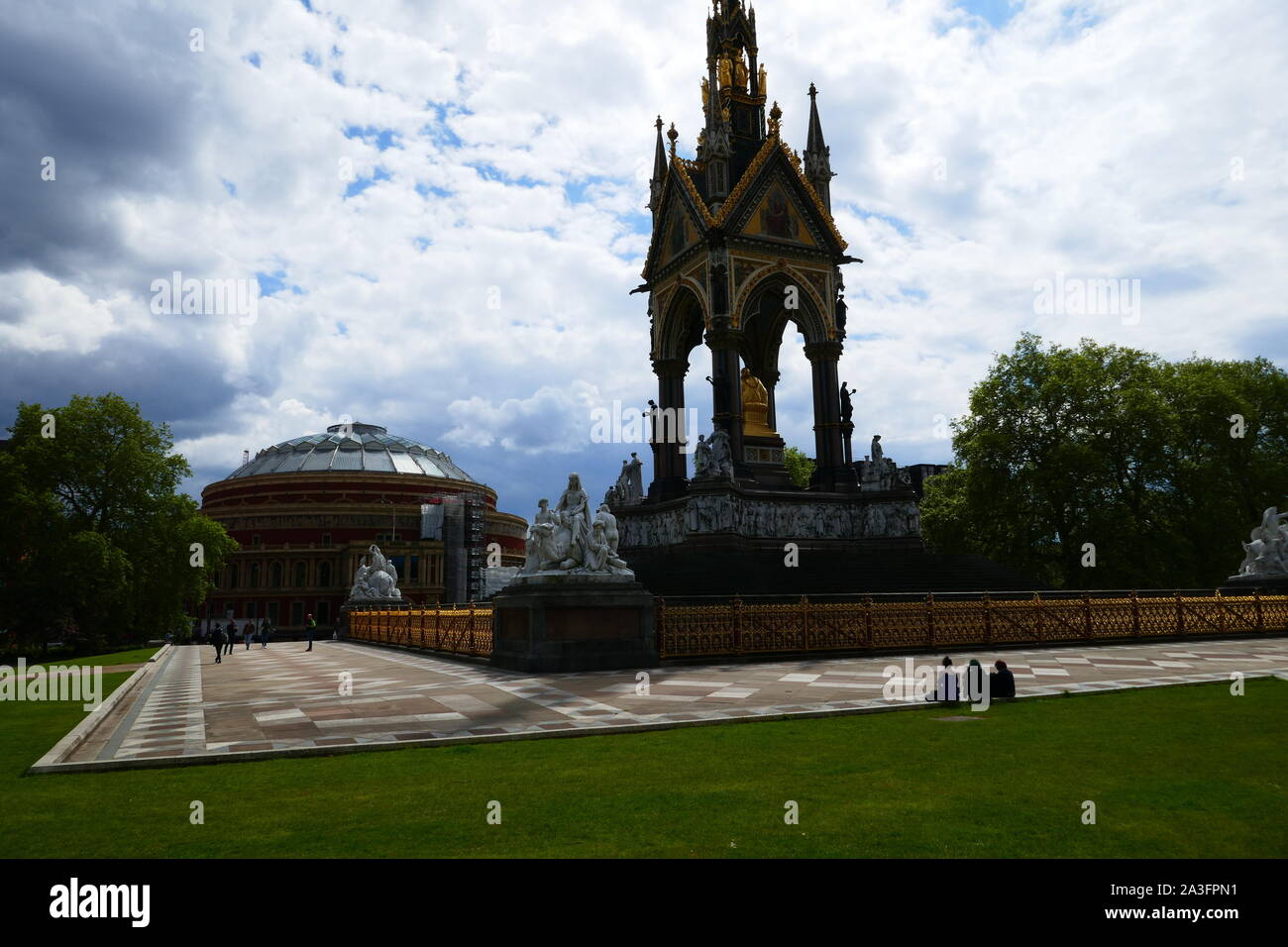 Royal albert hall close up hi-res stock photography and images - Alamy
