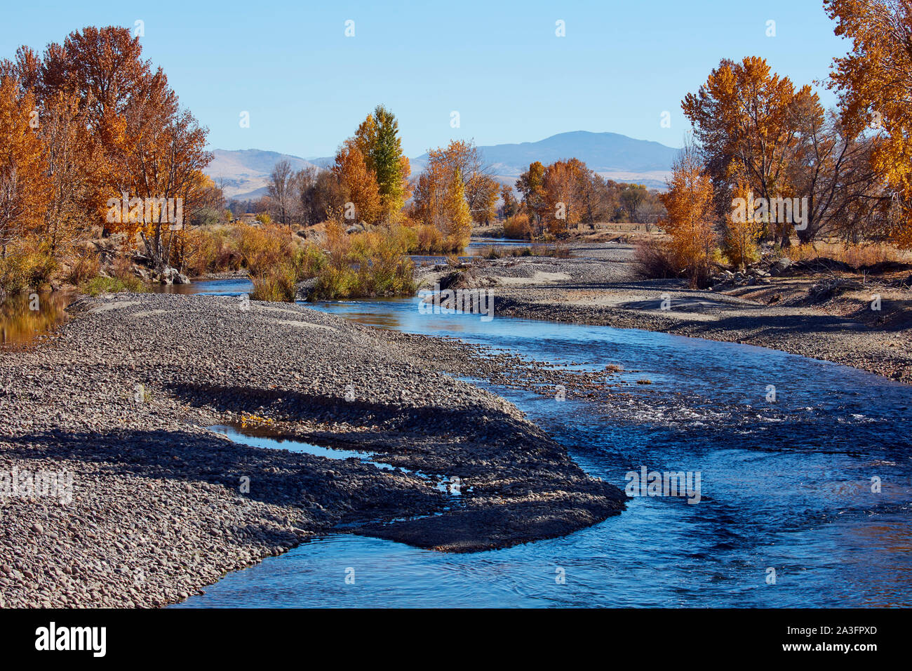 River meandering through valley hi-res stock photography and images - Alamy
